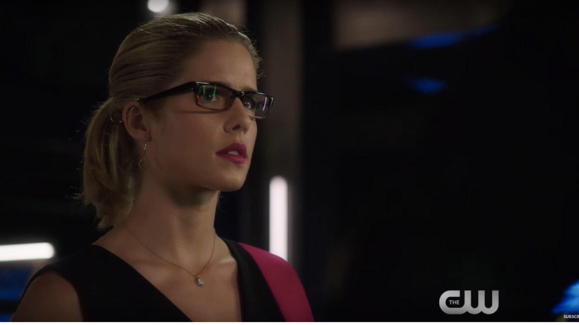 Felicity Will Explore Her Dark Side On Arrow, EP Says